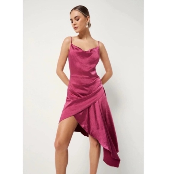 Elliatt | Dresses | New Elliatt Jacinda Asymmetric Silky Dress Berry ...